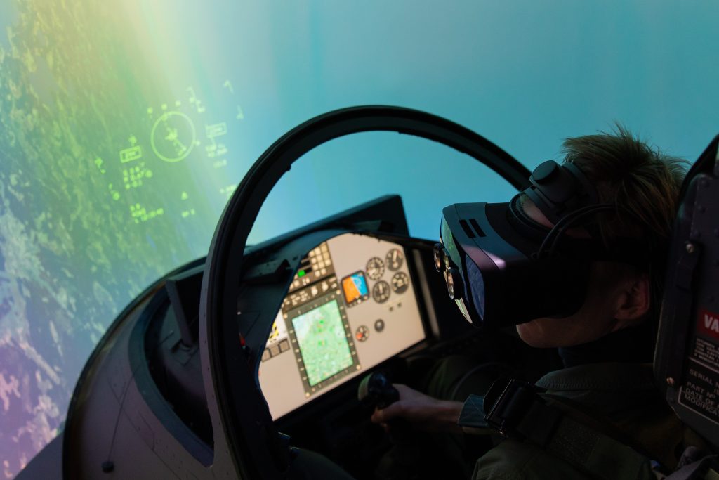 Virtual Reality Training Vs. Mixed Reality Training – Can You Feel the ...