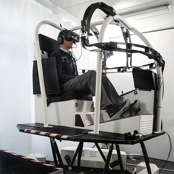 XR and VR in Future Pilot Training and Simulation Solutions